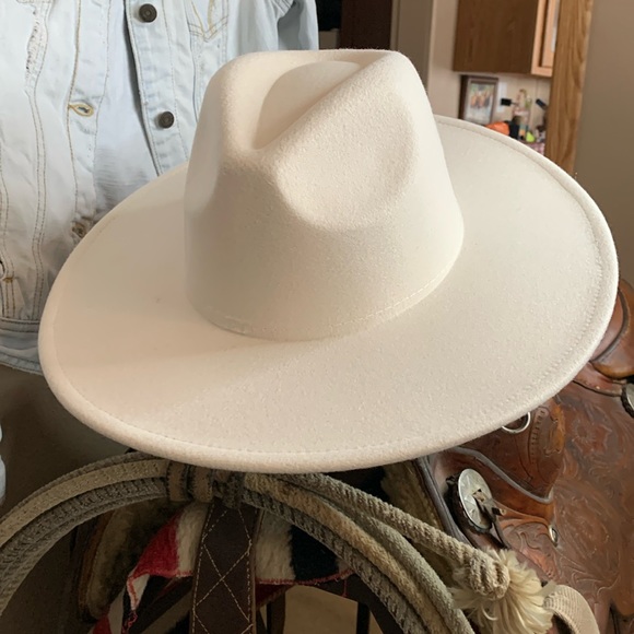Styline | Accessories | Western Desperado Oatmeal Cowgirl Hat Nwt ...